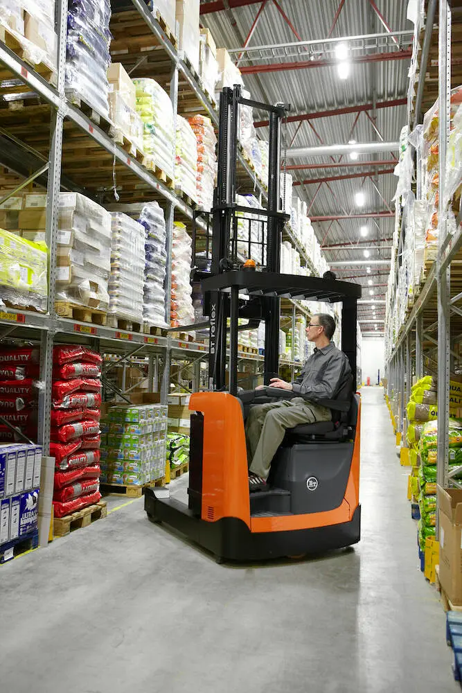 MASA EQUIPOS INDUSTRIALES - Toyota Montacargas, equipos New Holland